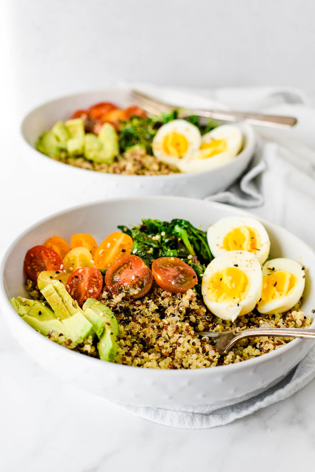 Eggs and Quinoa Breakfast Bowl - The Gingered Whisk